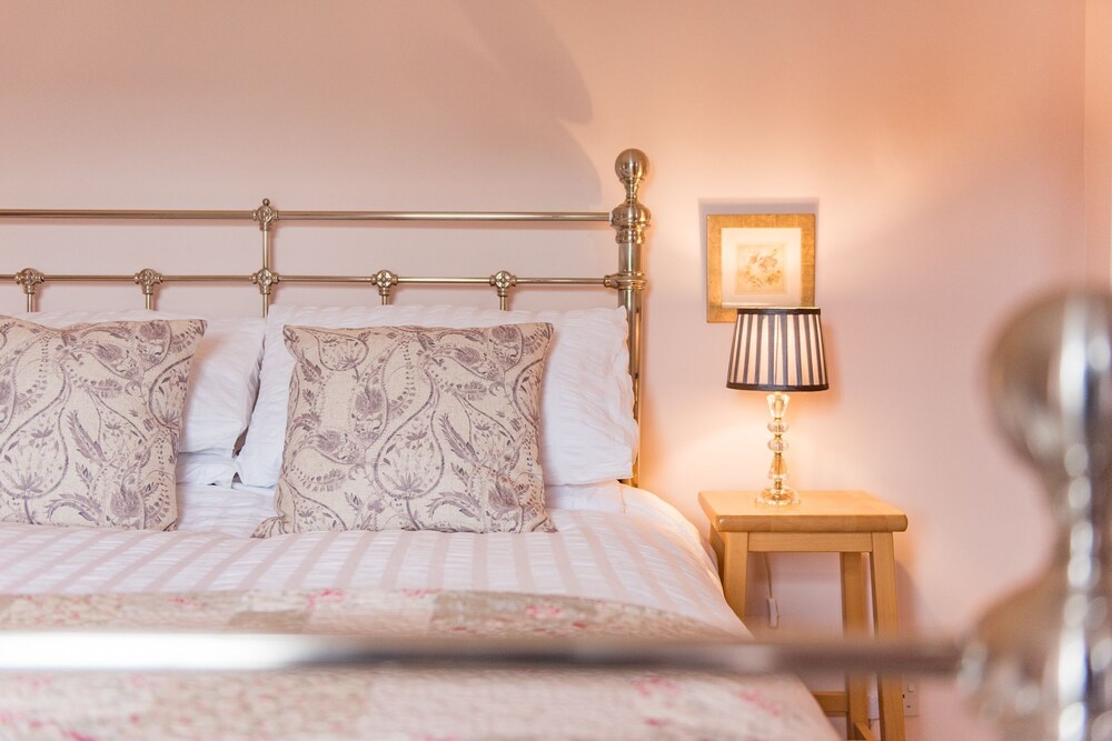 Bunny Cottage by Bloom Stays - sleeps 4 guests in 2 bedrooms - Hythe | Vrbo