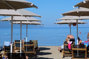 Vista para praia/oceano