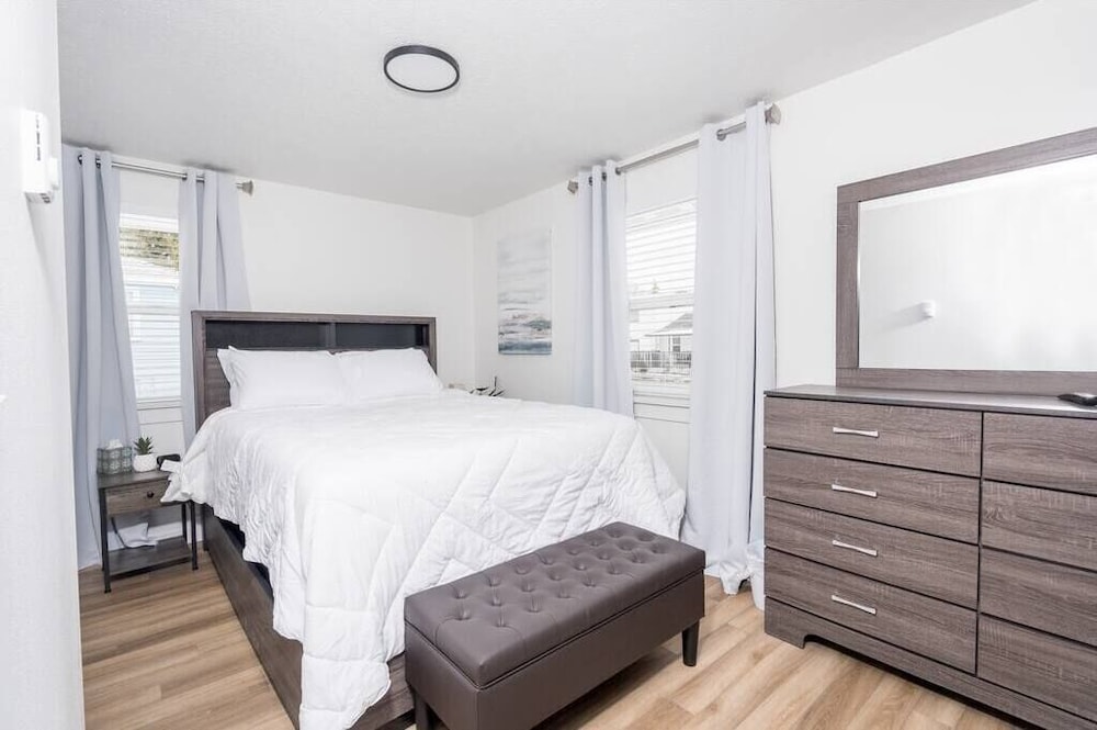 Beautiful Remodeled Home! 3 Bd, 1 Bth W/hot Tub! - Spokane, WA
