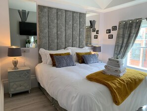 Cobertura superluxo | Roupas de cama premium, camas Tempur-Pedic, individualmente decorados