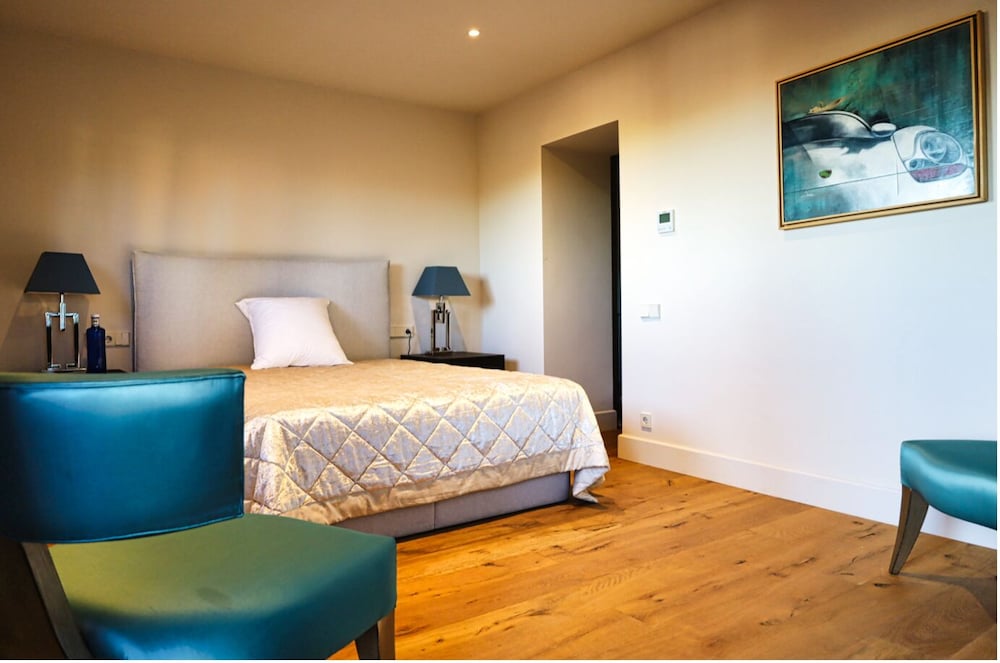 Beautifully Renovated Historic Tower For A Luxurious Stay - Castelldefels
