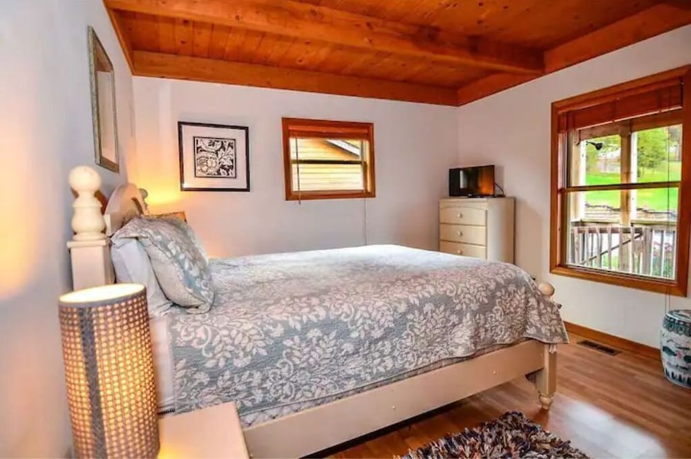 A "Sweet Retreat" At Deep Creek & Wisp Ski Resort - Deep Creek Lake, MD