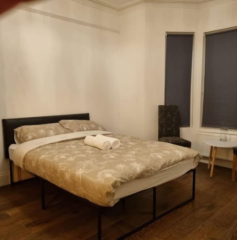 Luxurious Double Bedroom - Dunstable
