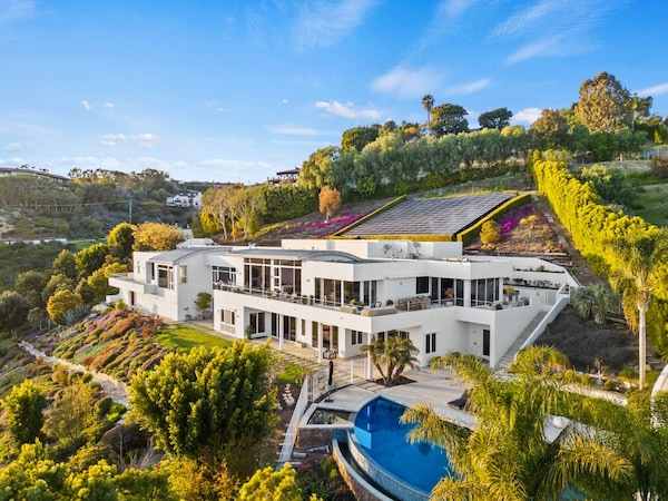 Winding Way - Modern Malibu Masterpiece With Unobstructed Ocean Views - Malibu