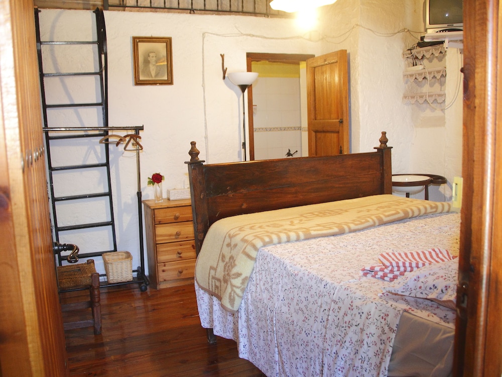 Renovated old house in the heart of the Pasarelas de Valloré - Montoro ...