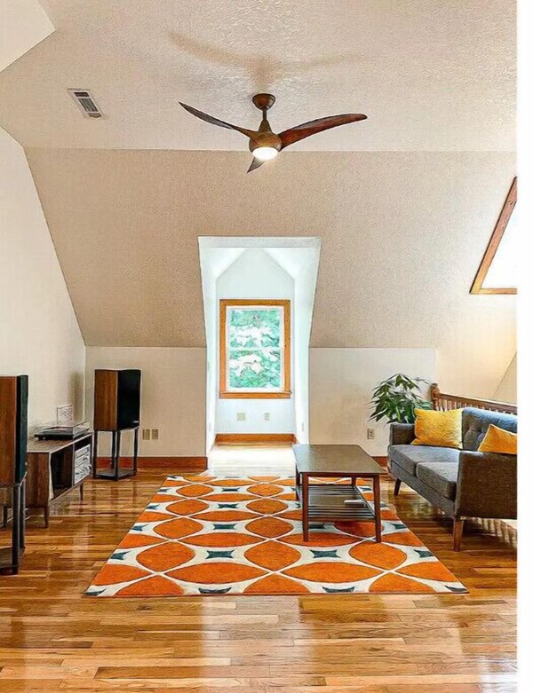 Hillside Cottage  Relax \/ Play \/ Indulge \/ Work - Clayton, GA