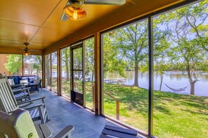 Waterfront Modern Cabin with Kayaks & Paddle boards. Golf Cart for Rent ...