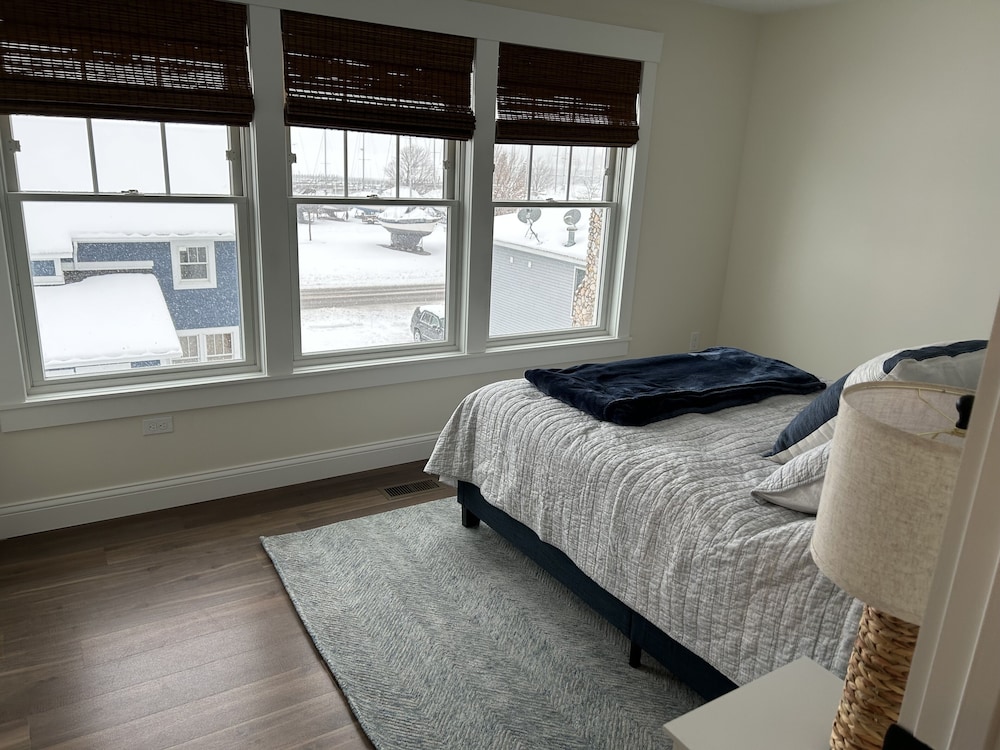New, Across From Harborage! 3 Bdrm, 2 Bath, Kitchen, Walk To Town - Boyne City, MI