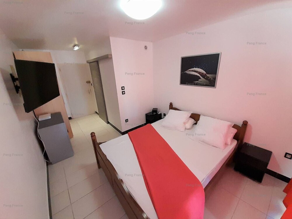 Studio 'DEVIL or EDEN" - Cap d'Agde | Vrbo