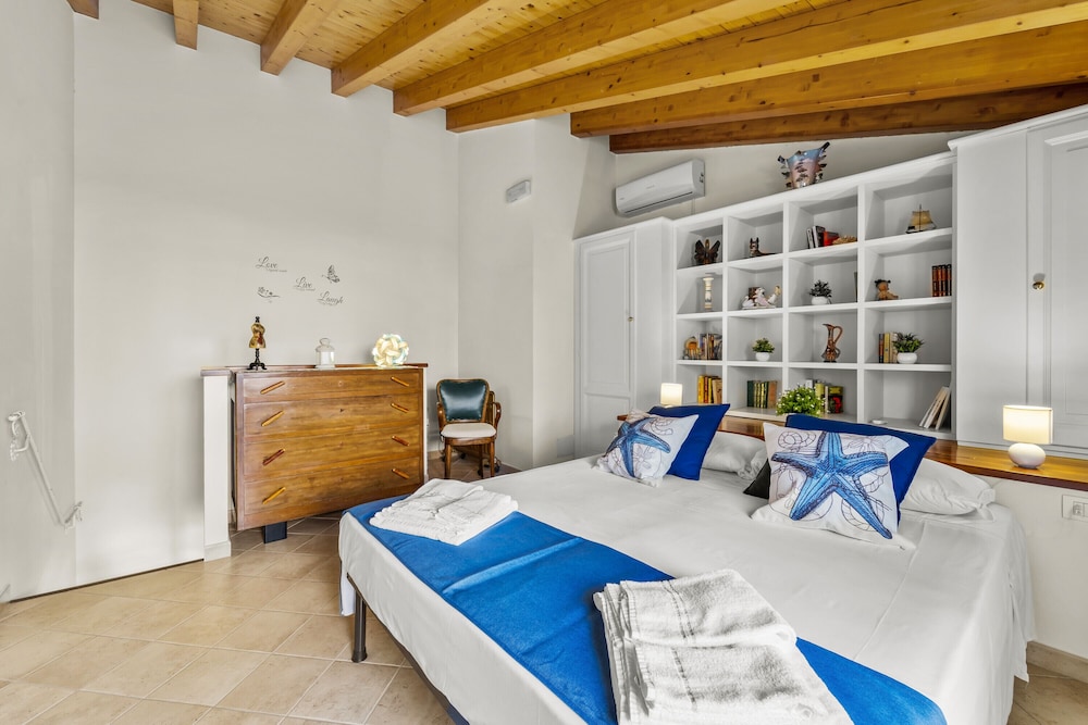 Ferienhaus "Sweet Dream House" Mit Privater Terrasse Und Wlan - Carloforte