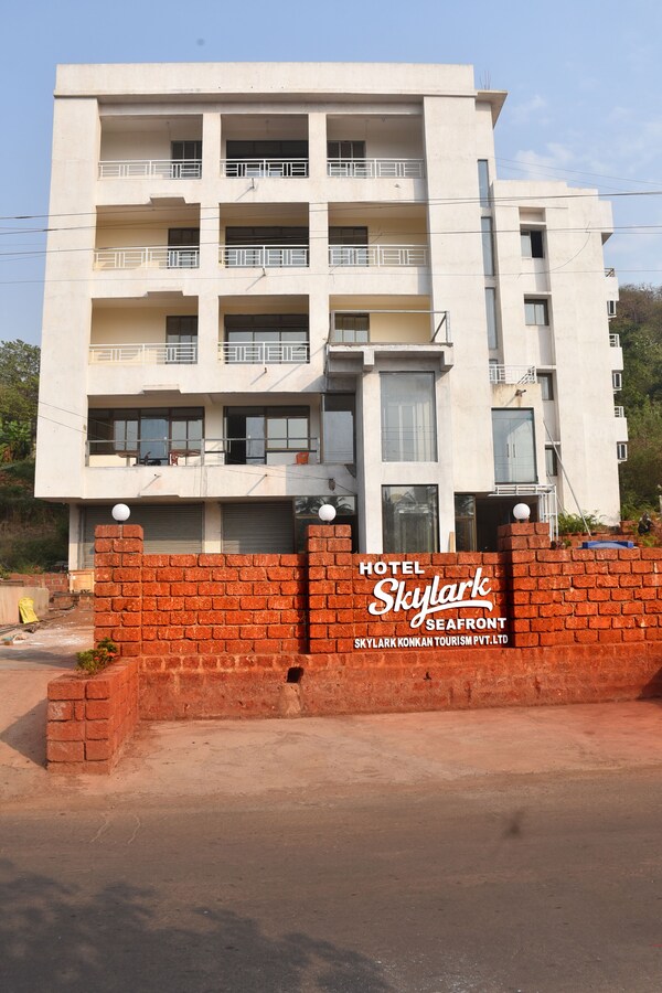 The Byke Skylark Seafront Resort, Dapoli - Murud
