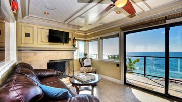 Vila elite, 1 cama Queen e sofá-cama, sacada, vista para o oceano | 1 quarto, espaço de trabalho para notebook