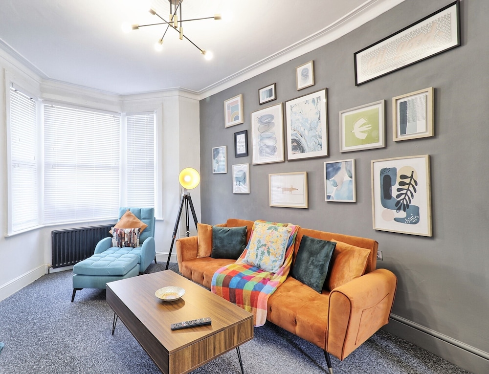 Captivating 2bed House In Southend Pet Friendly! - Southend-on-Sea