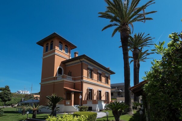 Palazzo Moresco - Santa Marinella