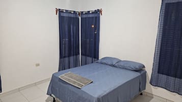 Quarto Básico | Wi-fi grátis, roupa de cama fornecida