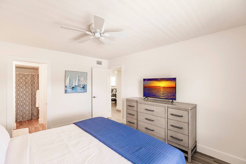 Park Shore Resort 2nd Floor Bldg D #228 - Naples, FL