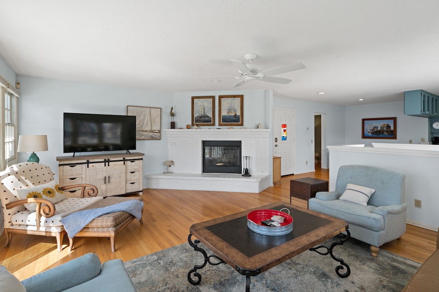 Spacious Family Beach Getaway | Scenic Bay Views, Ac And Parking! - San Diego, CA