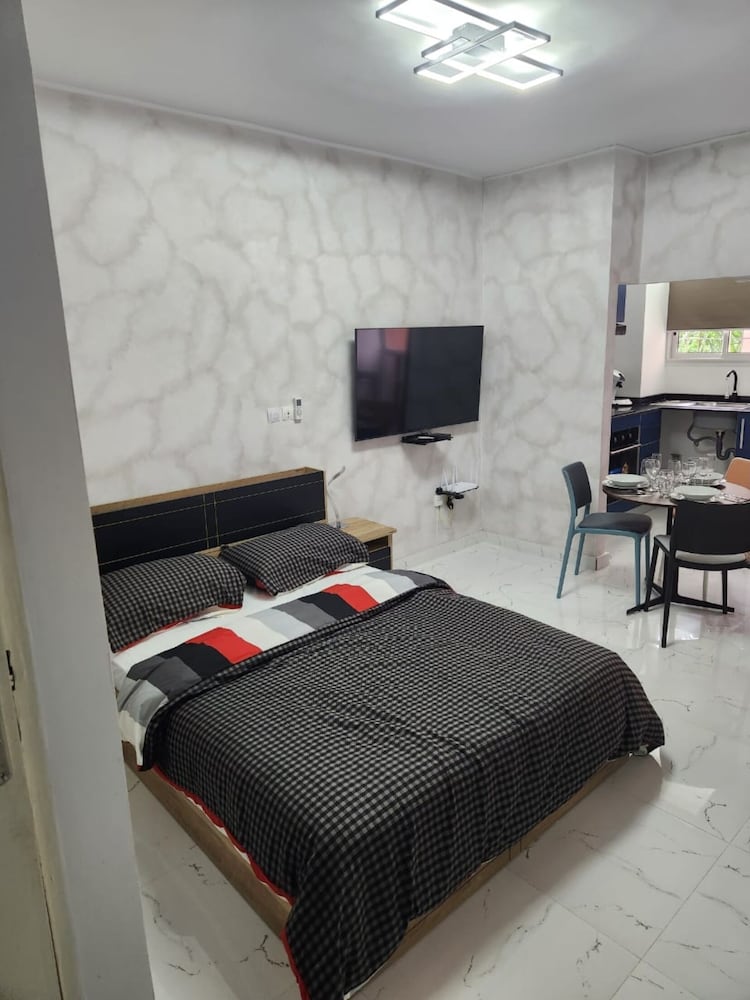 Apartment Located In Koumassi Embankments 8 Minutes From The Vge Prima And The Toll - Abidjan