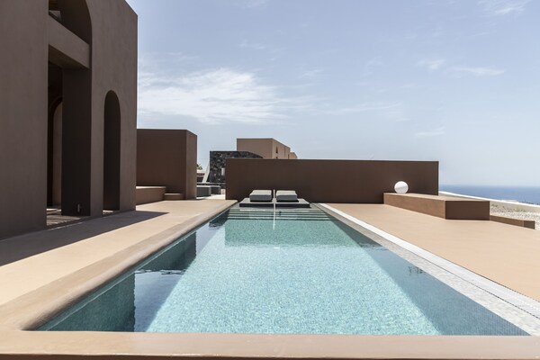 Serra Exclusive Suites - Santorini