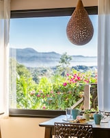 Café da manhã completo grátis todos os dias