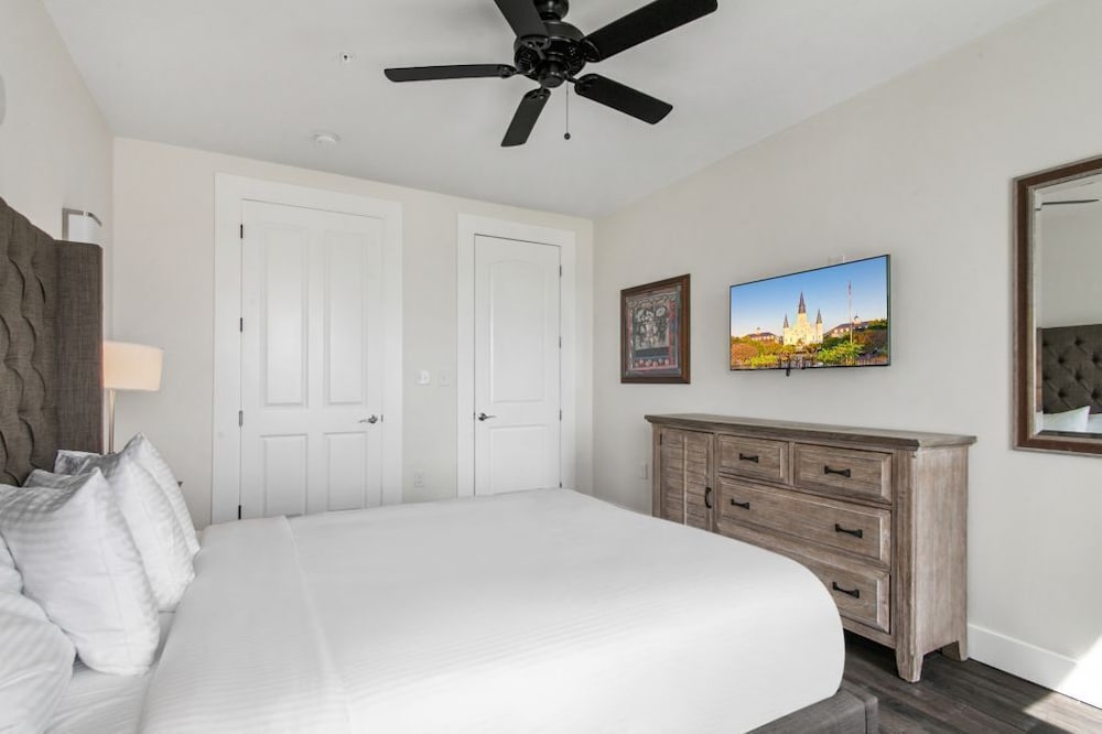 Fully Furnished 4br Condo In Heart Of New Orleans - Metairie, LA