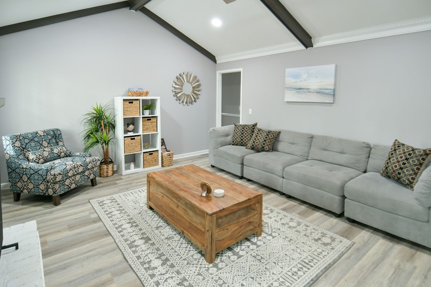 Beautiful 3 Bd/2 Ba Home With Ping-pong, Arcade, Grill, And 2 Dining Rooms - Lexington, SC