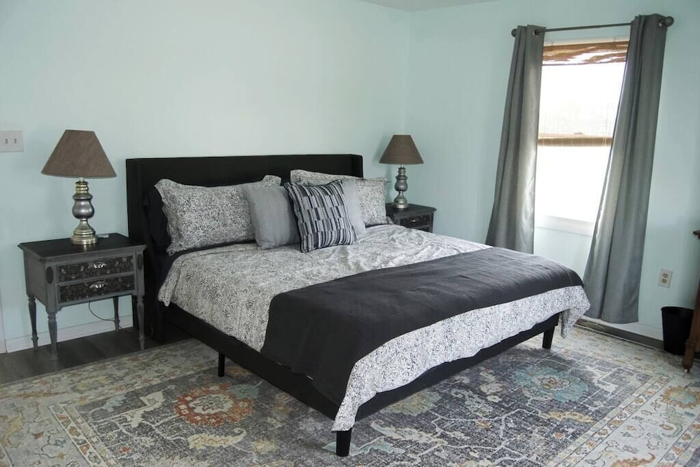 4-bedroom Retreat: Modern, Pet-friendly - Saint Michaels, MD