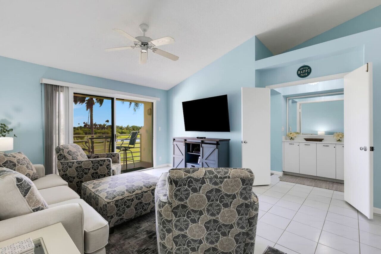 2nd Floor Vista Verde North Newly Renovated Unit 216 - Saint Petersburg, FL