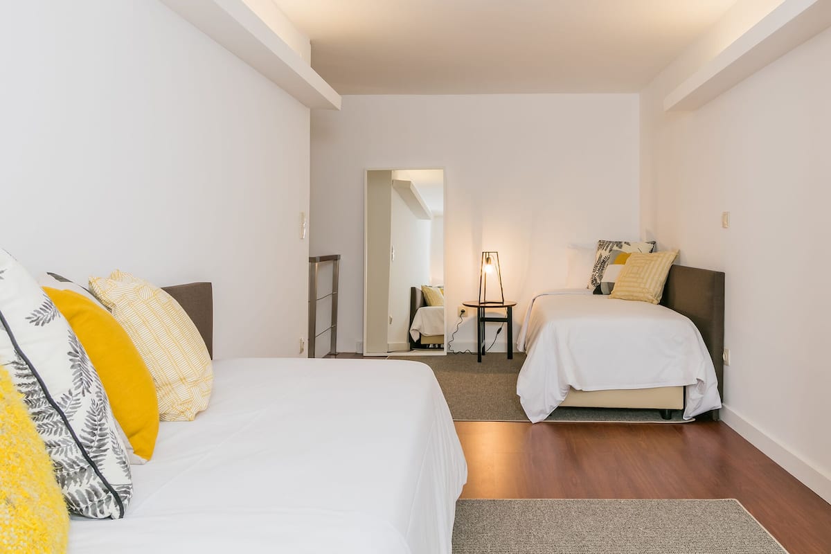 Dúplex Familiar, 2 quartos | Cortinas/cortinados opacos, ferro/tábua de engomar, Wi-fi grátis 