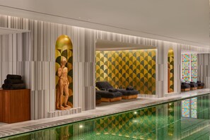 Piscina interior 
