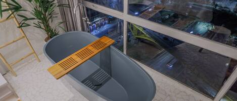 Apartamento Exclusivo | Banheira de hidromassagem interior