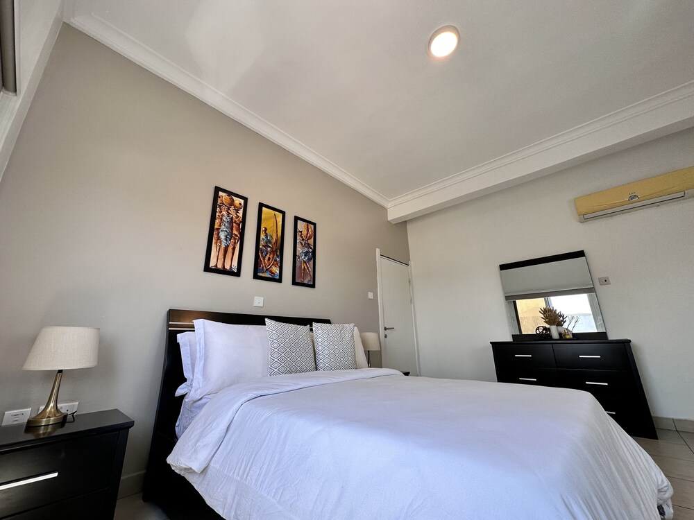 Luxurious Duplex/ North Ridge/ W Pool/Near Airport - Accra | Vrbo