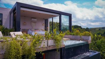 Vila luxo, 1 quarto, piscina particular, vista para a montanha | 1 quarto, roupas de cama de algodão egípcio, roupas de cama premium