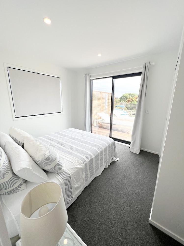 Coastal Charm Escape, walking distance to beach! - Karkari Peninsula | Vrbo