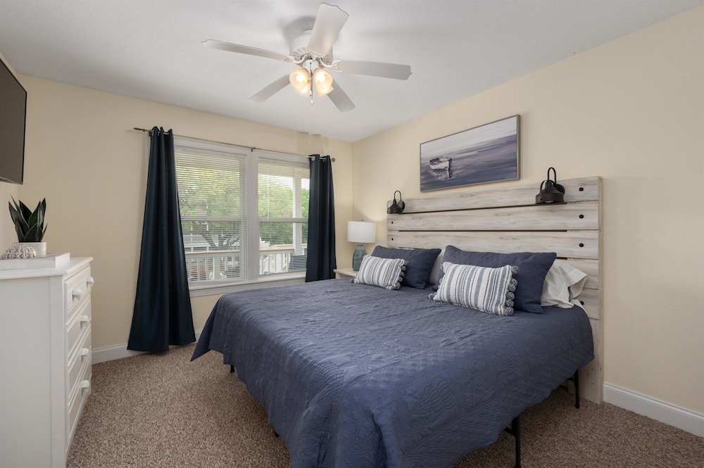 6BR Soundfront | Duck, NC | Private Pool, Hot Tub, Rooftop Deck | Pet ...
