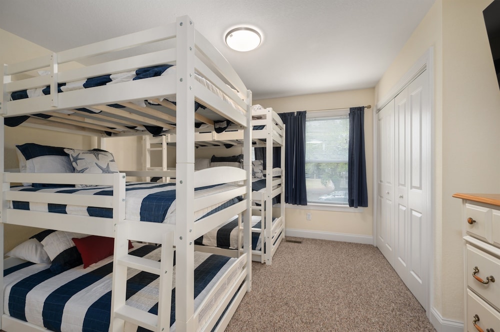 Black Friday Sale: The Soundside Pearl | Oceanfront | Pet Friendly ...