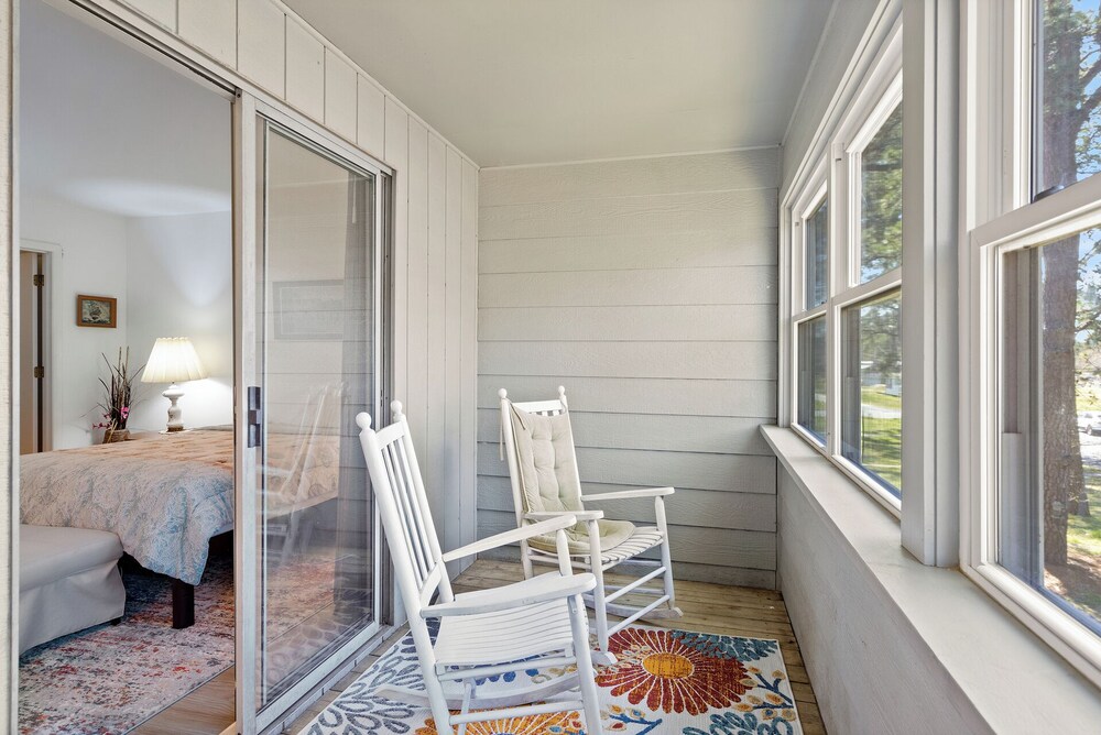 Eastwinds 18 - Dog AND Cat Friendly! - Chincoteague | Vrbo