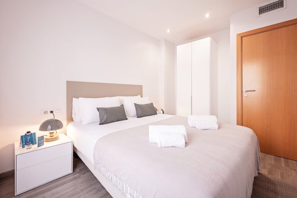 Sweett | Fira 301 - Two Bedroom Apartment, Sleeps 5 - Barcelona | Vrbo
