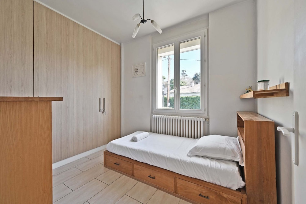 Villa La ROSERAIE - SWIMMING POOL - WIFI - Villeneuve-les-Avignon | Vrbo