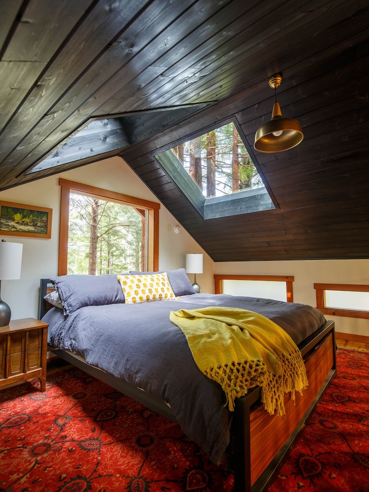 An Architects Studio- In a Secluded Forest - Westhaven-Moonstone | Vrbo