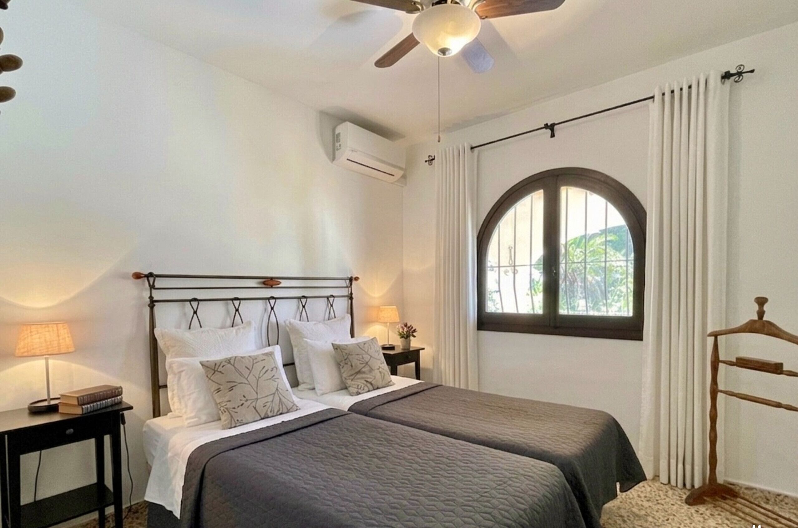 Villa Rodriganda In Moraira  3 Bedrooms, Private Pool, 700 Metres From El Portet Beach, Air Conditioning And Wi-fi - Moraira