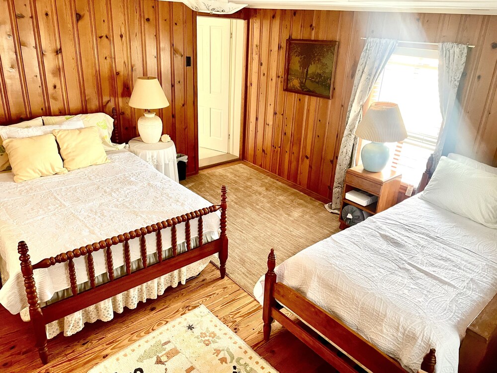 Secluded Seaside Village Retreat in Fishing Town - Willis Wharf | Vrbo
