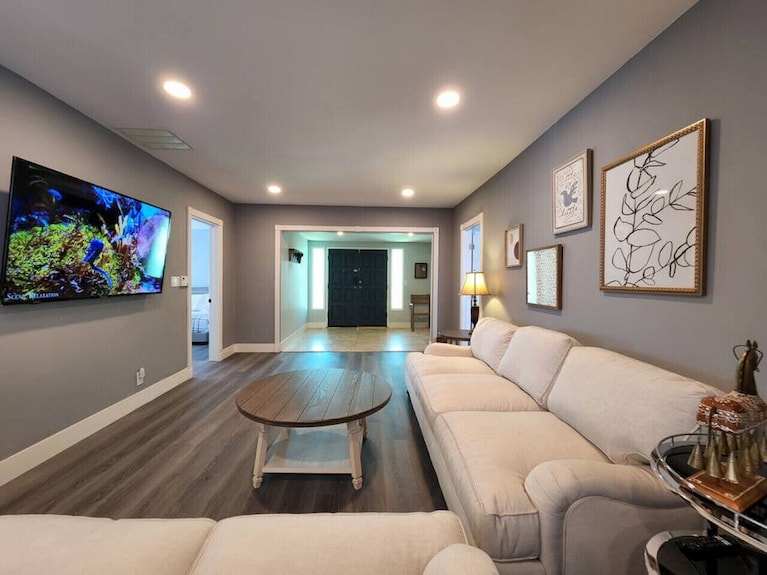 9882 · The Ultimate Disneyland Vacation Mansion - Anaheim, CA