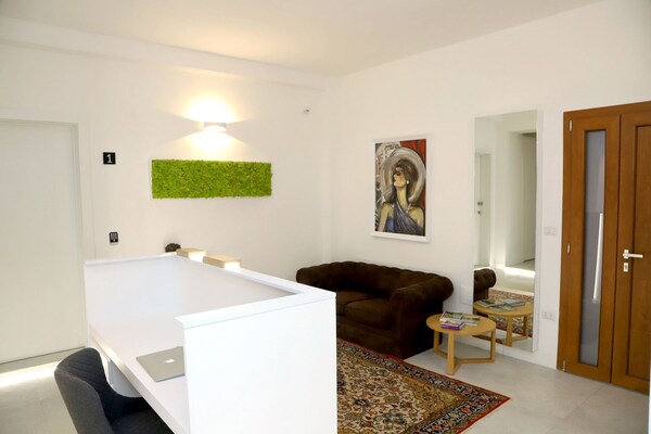 Lo Studio Di Viale Lo Re Camere & Caffè - Lecce