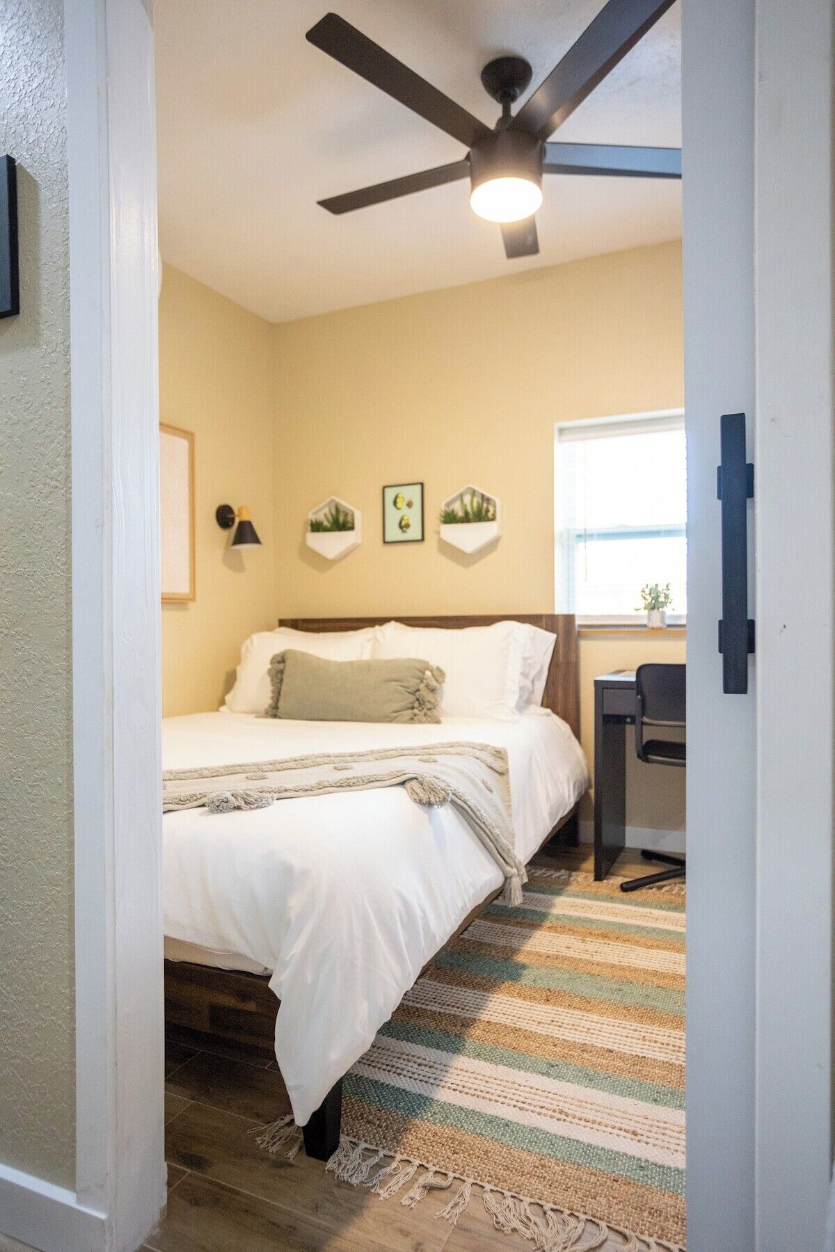 Avocado Casita 10 Mins To Beaches - St. Pete Beach, FL