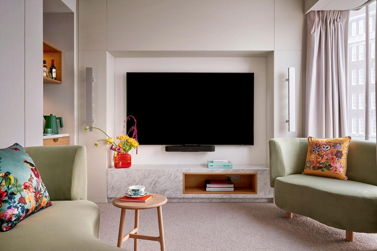 Suíte, 1 cama King (Mayfair) | Roupas de cama premium, frigobar (abastecido com alguns itens grátis)