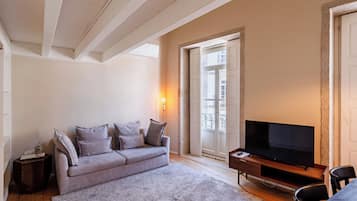 Porto Vitoria 5 | Sala de estar | TV de ecrã plano, impressoras