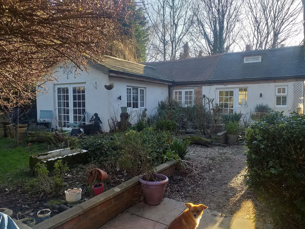 House - Sleeps 2, Pet Friendly & Free Parking - Kingston upon Hull