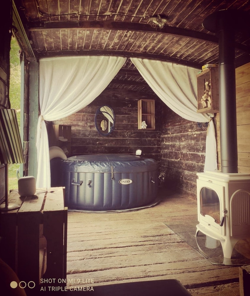 Le Wagon Des Amoureux Avec Spa - Ardennes