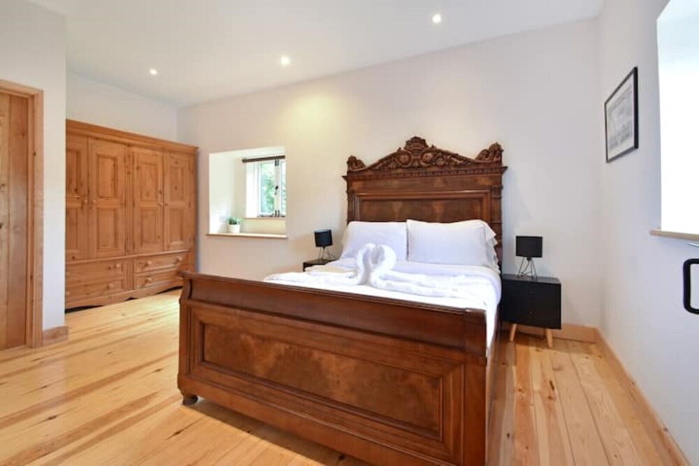 5 Bed Barn Conversion - with private hot tub! - Birchington | Vrbo